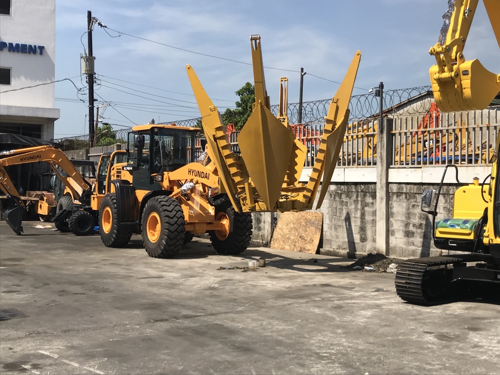 Loader Mounted Tree Spade – BOWMAN Technologies